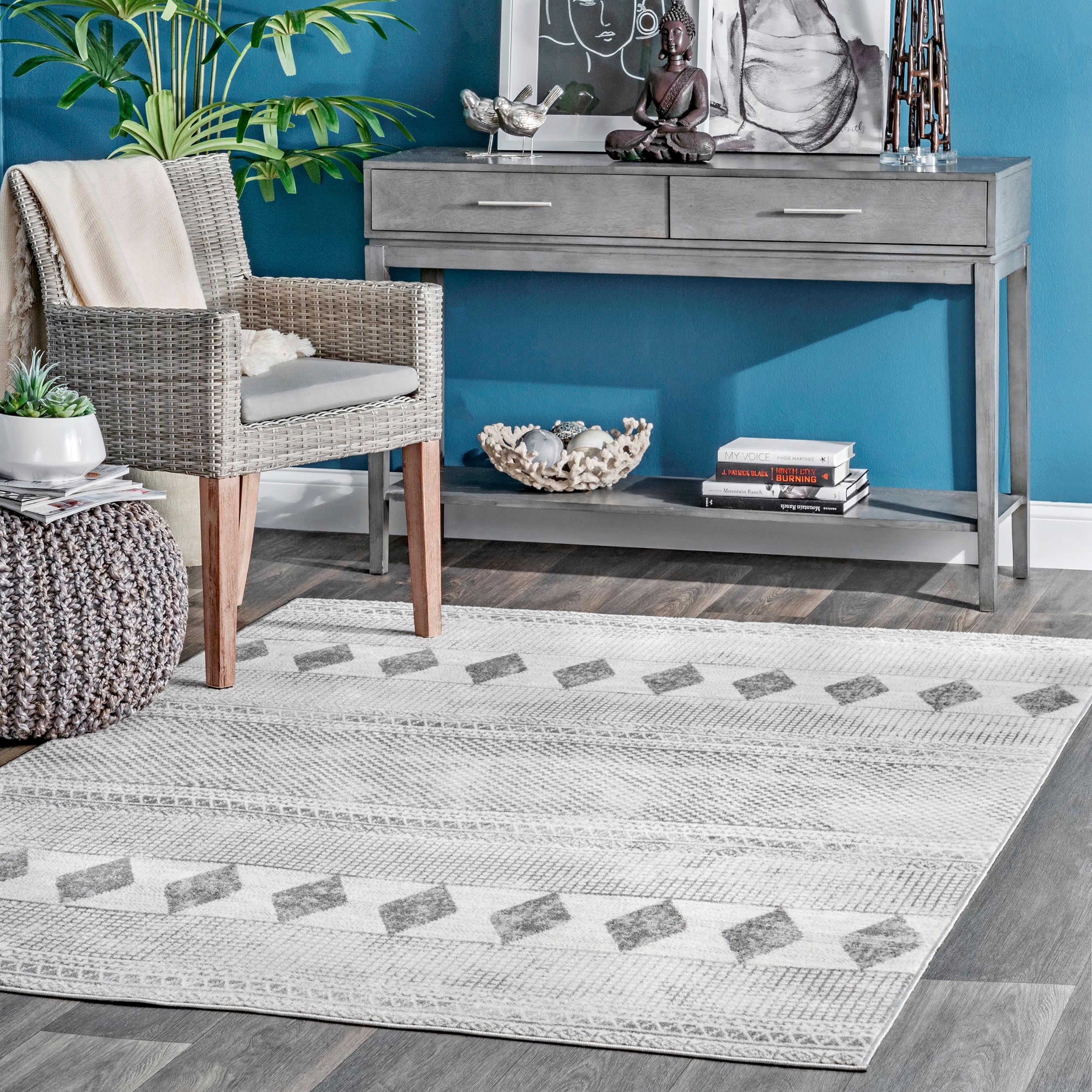 Kyla Banded Diamond Rug | Grey – Rugs USA