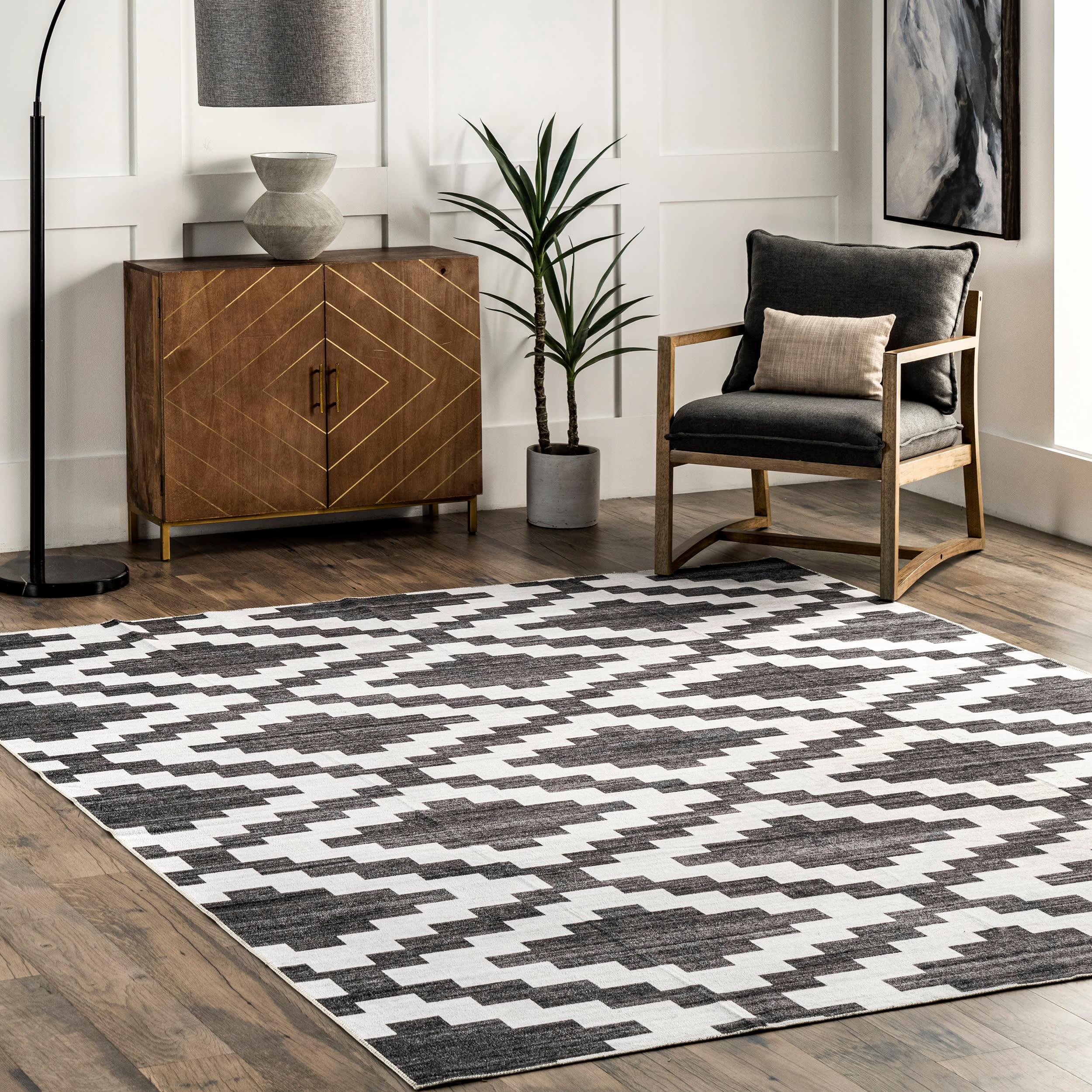Natalie Washable Diamond Rug | Charcoal – Rugs USA